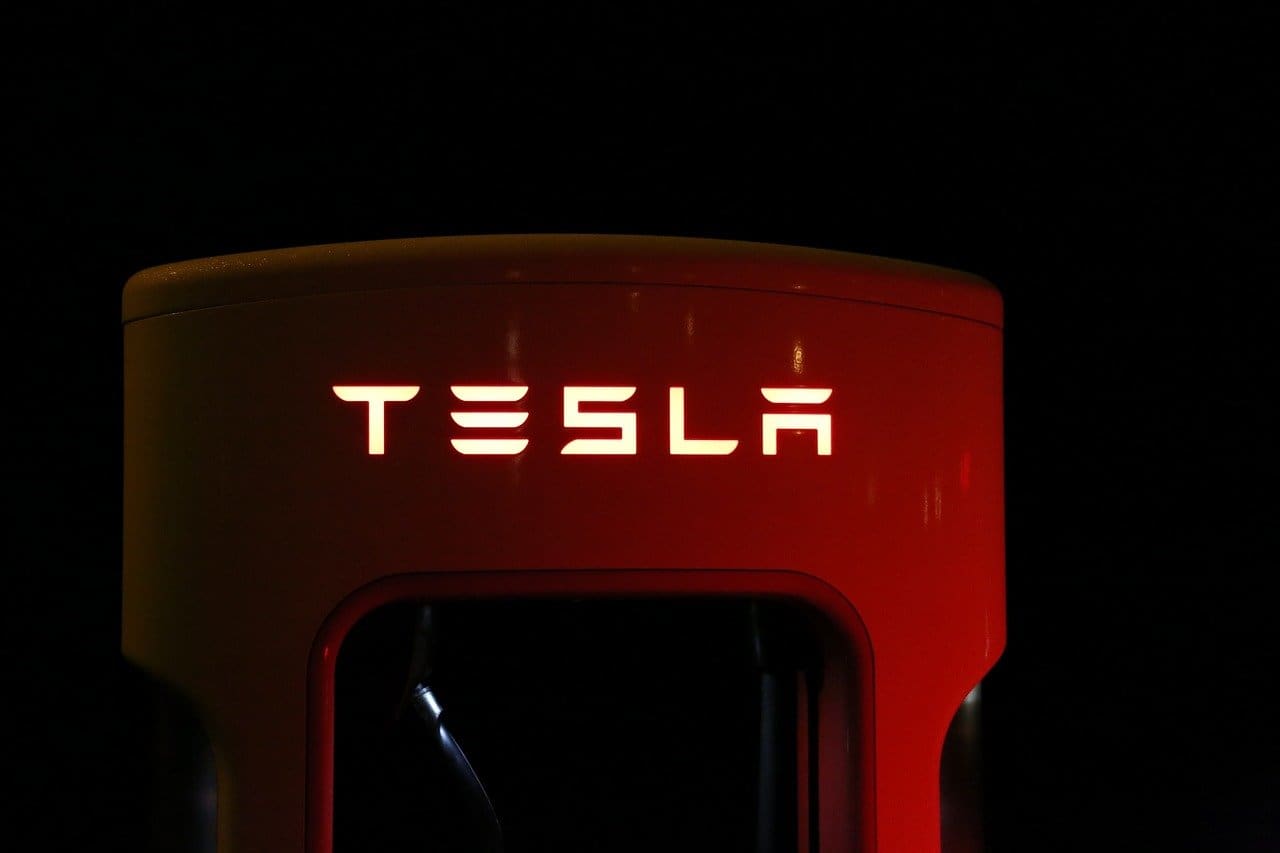 Tesla propouští manažera pro Singapur poté, co Elon Musk varoval před ...