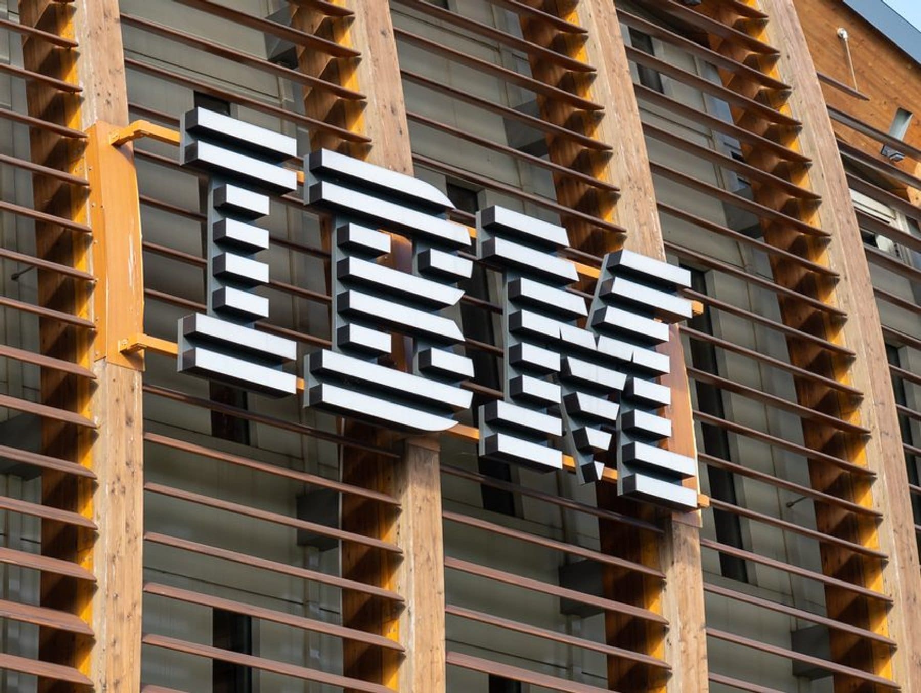 Velké technologické společnosti začínají připomínat IBM v 60. letech